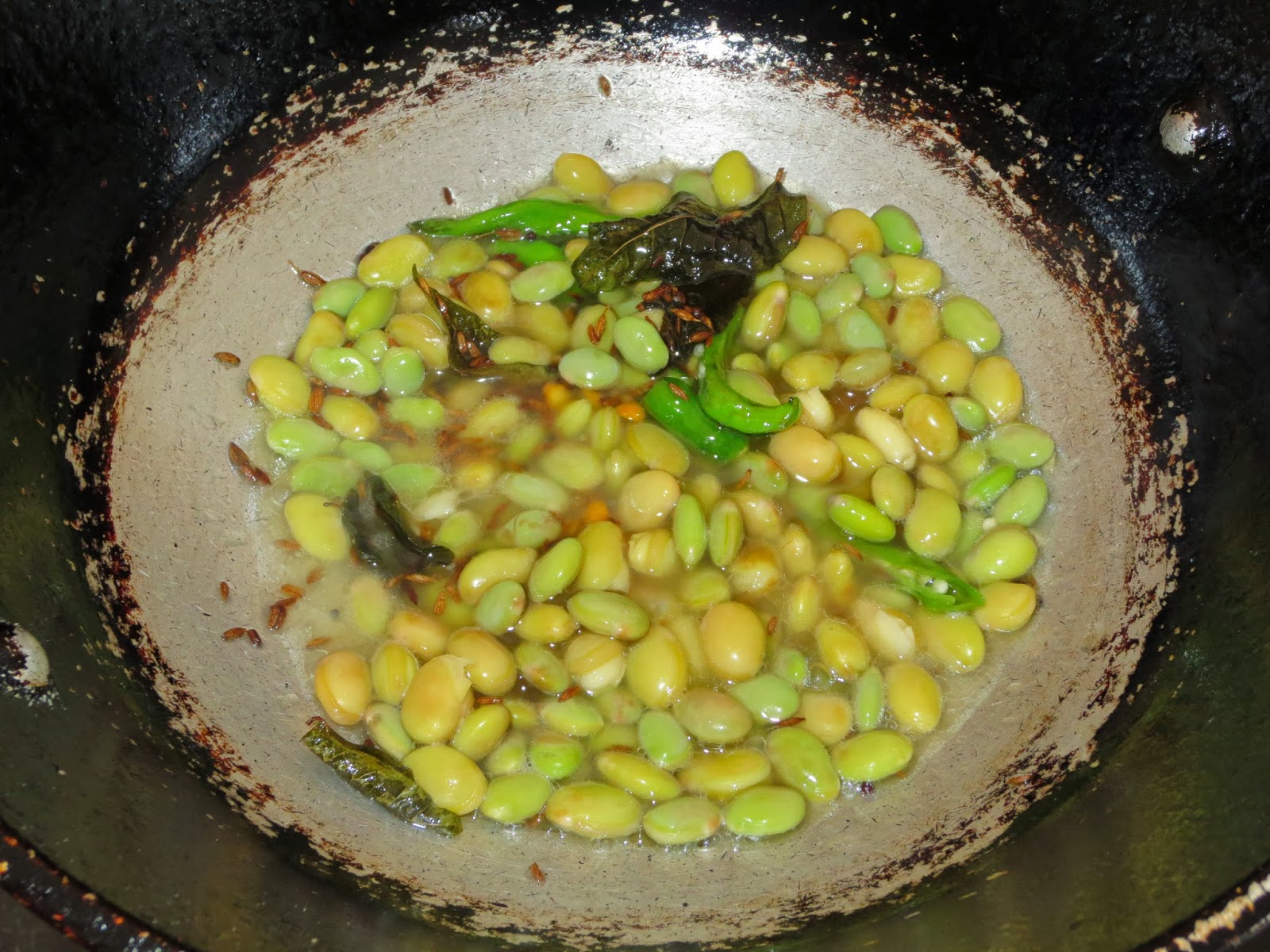 Simple Avarekalu Upma / Simple Val beans Upma ~ Enjoy cooking