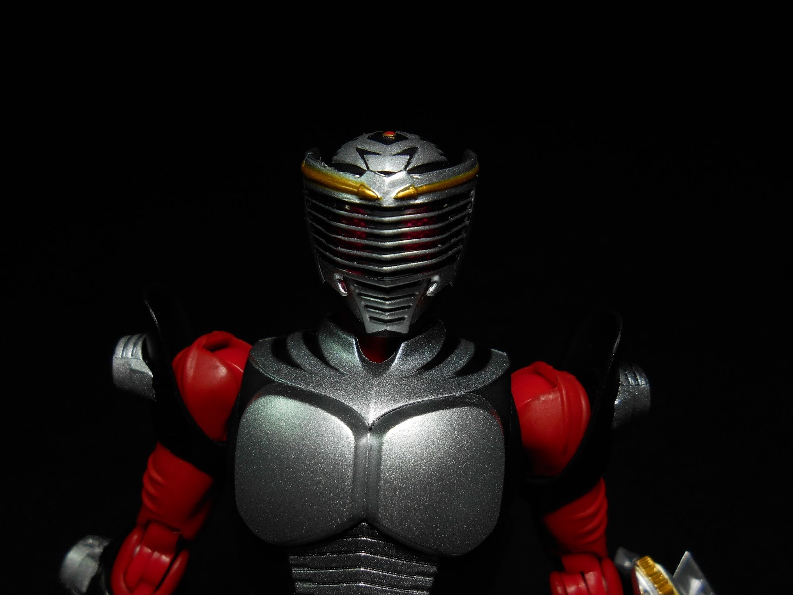 Review: S.H.Figuarts Kamen Rider Ryuki & Dragreder | Night's Corner
