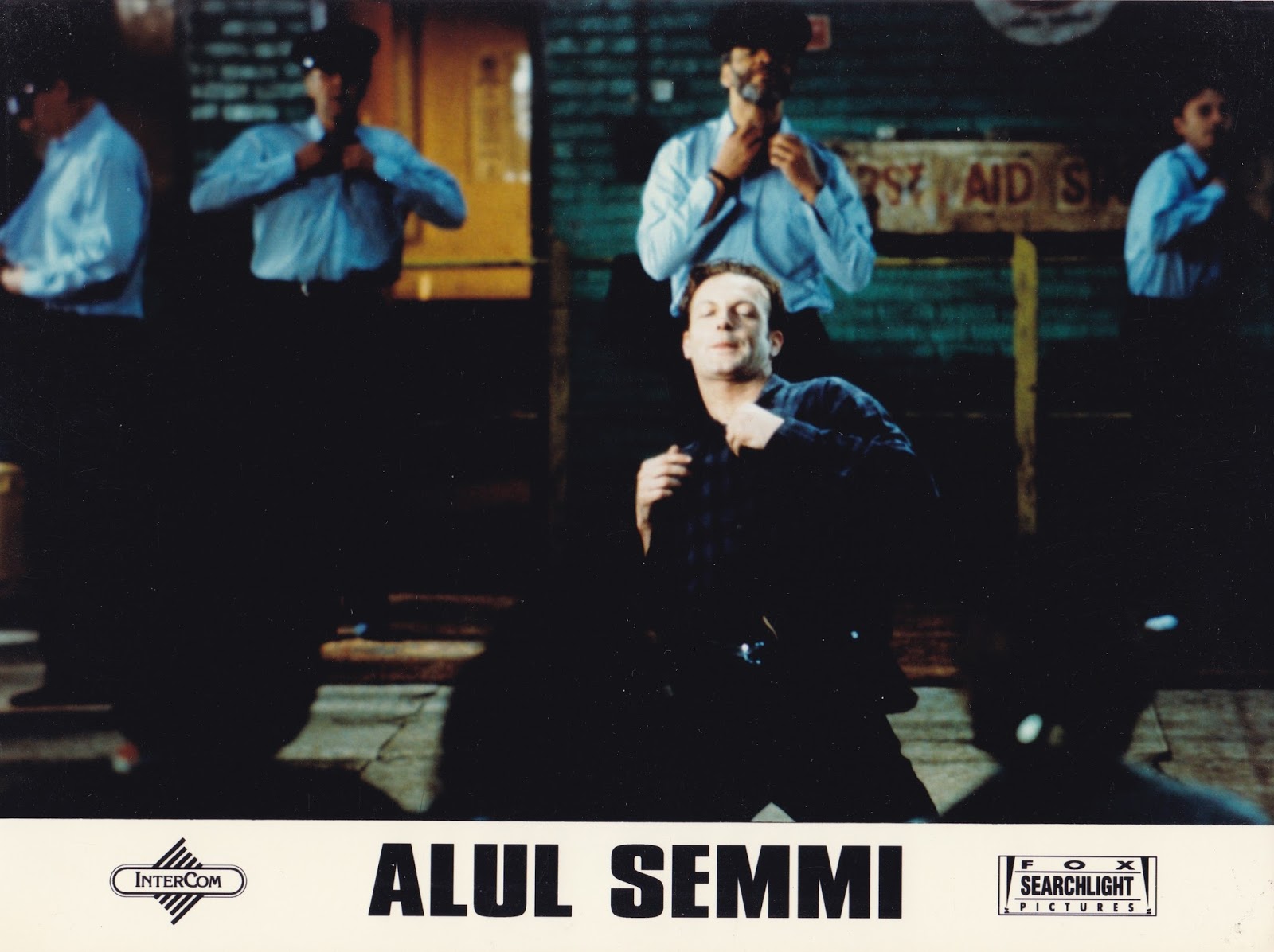 Régi Magyar Mozivitrines Fotók avagy Hungarian Lobby Cards: Alul semmi ...