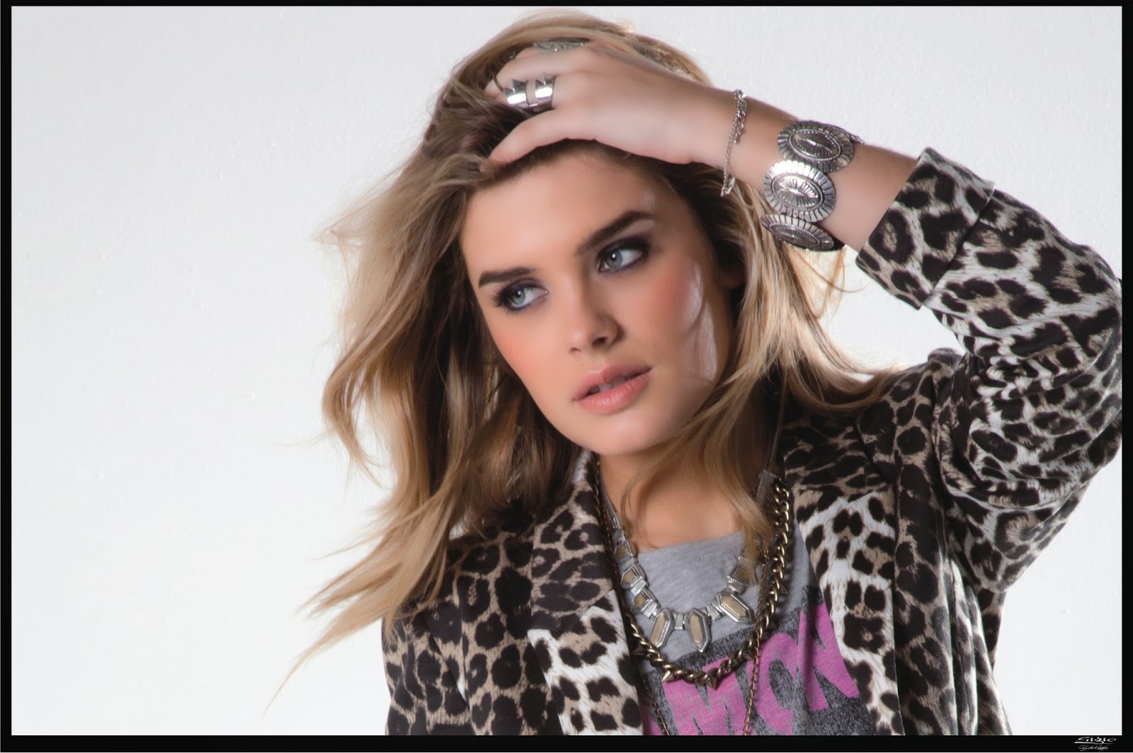 z00m + Art + 5 Gigio: LOOKBOOK. PRODUCCIÓN TNS. COLOR. Modelo. Chloe ...