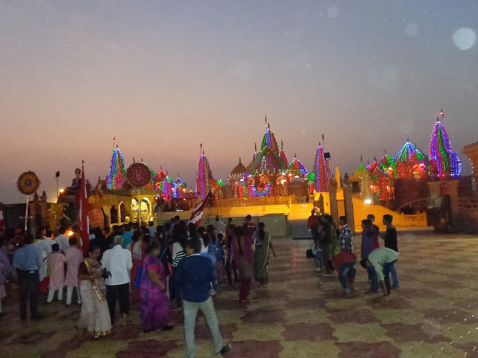 Nilkanth Dham Swaminarayan Temple-Sahjanand Univers in Poicha Gujarat India