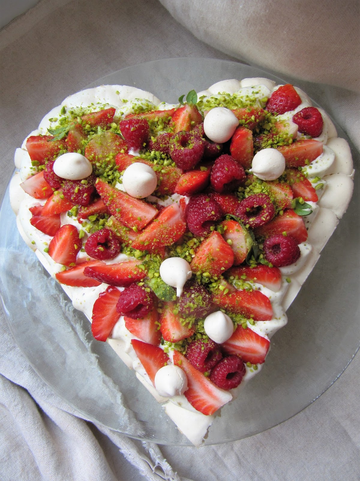 La cuisine d'ici et d'ISCA: Cœur meringué aux fruits rouges pour la ...