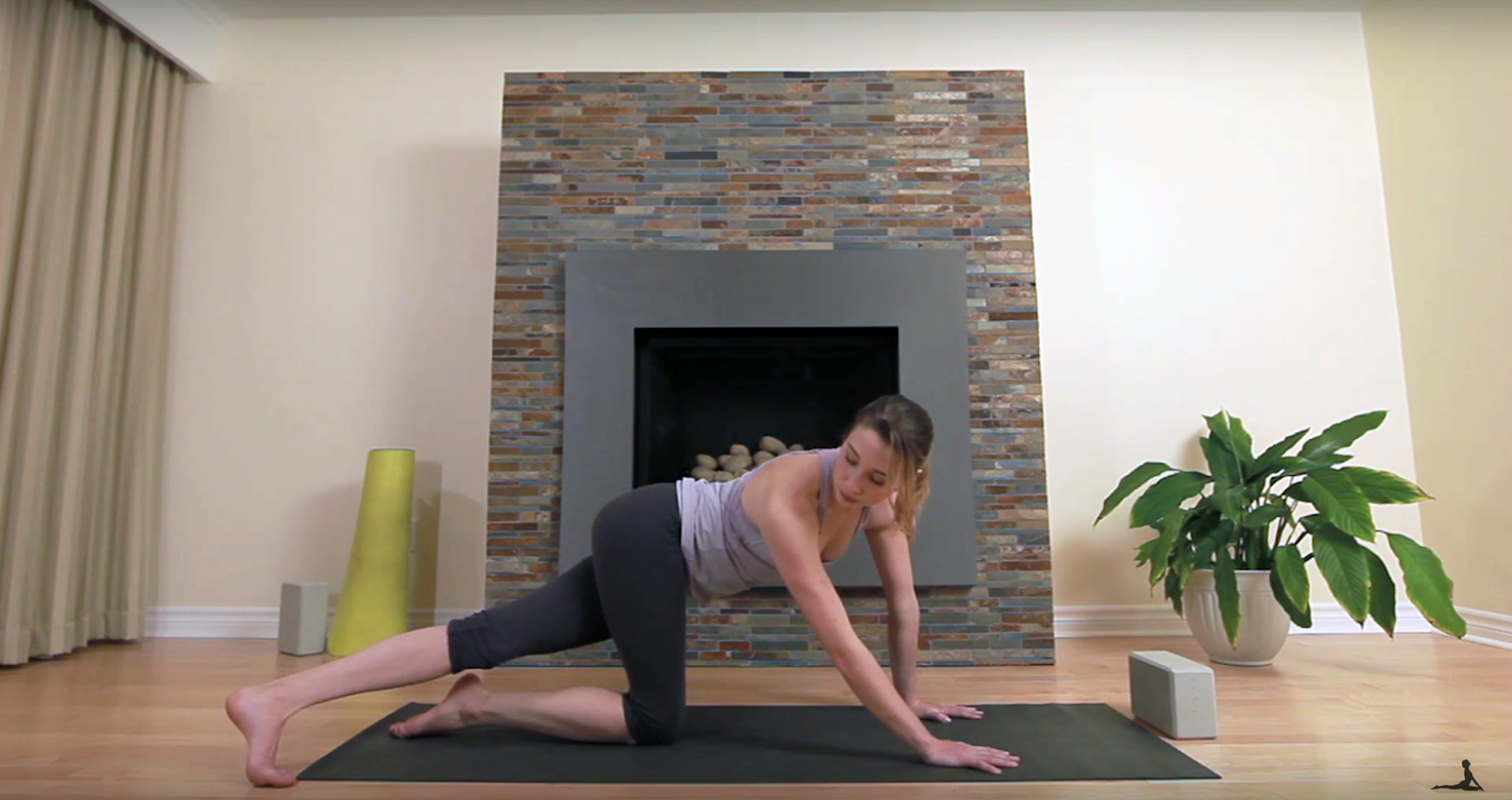 Yoga Side Body Stretch - 6 poses to target obliques, IT band and neck ...