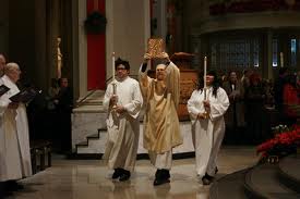 Wesleyan/Anglican: Sanctuary Sights and Senses: Gospel Procession