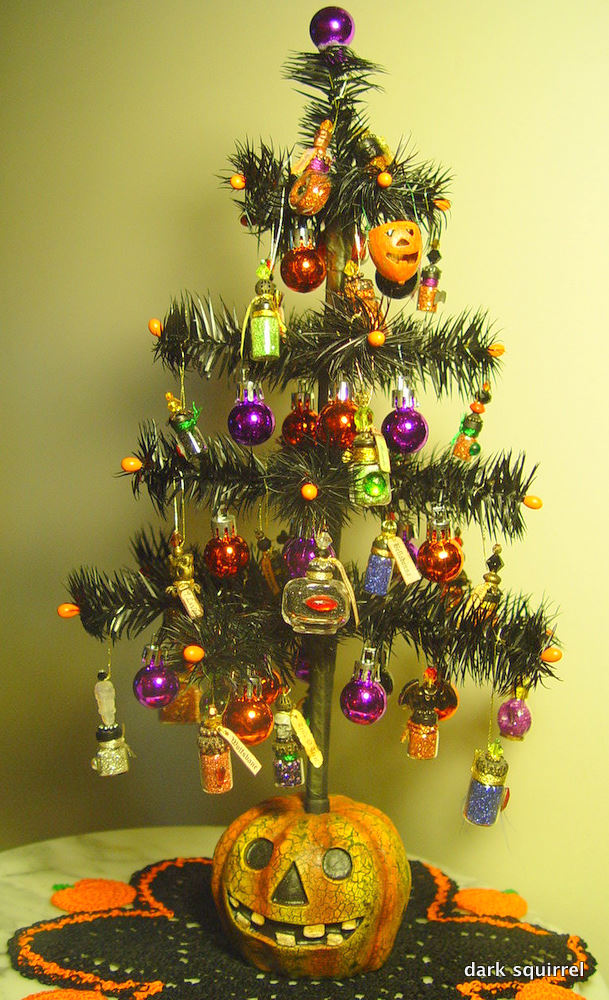 Dark Squirrel's Miniature Asylum ~: Halloween Trees