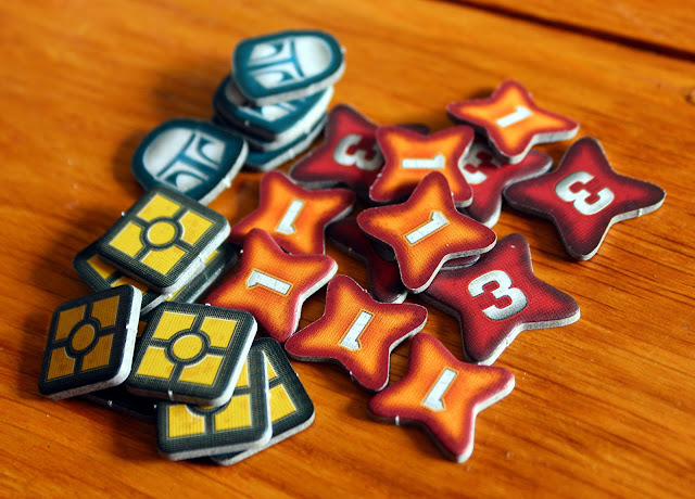 Random Nerdery: Cardboard - Star Wars: Destiny dice game review