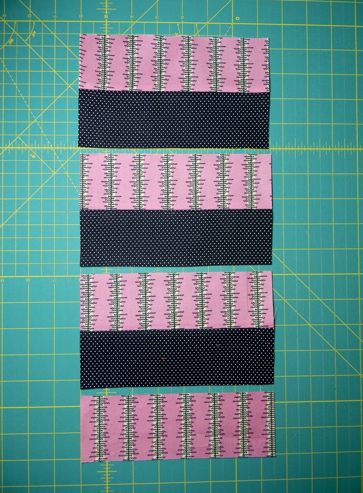 Teaginny Designs: Rugby Stripe Block - a tutorial
