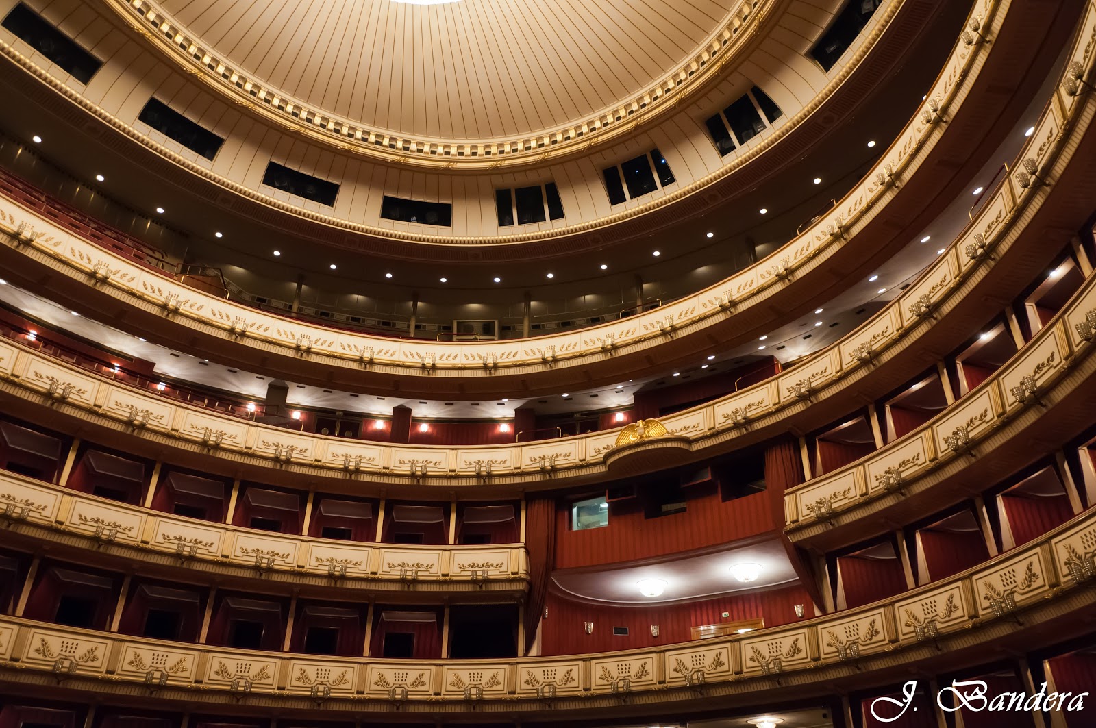 Las Fotografías de Bandera: La Ópera Estatal en Viena