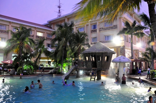 the seasoned first timer: Tanza Oasis Hotel & Resort