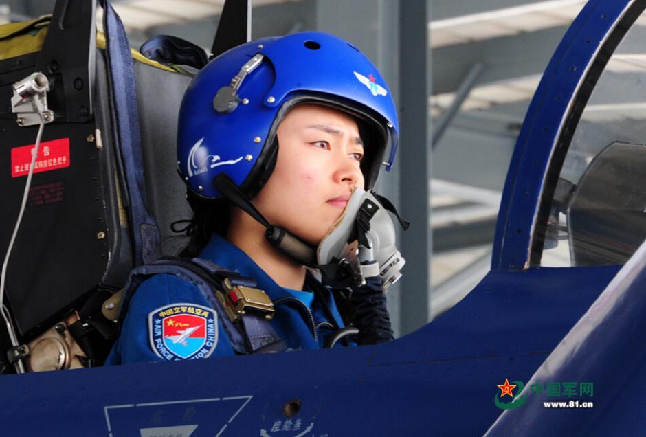 Asian Defence News: Chinese woman pilots in PLAAF