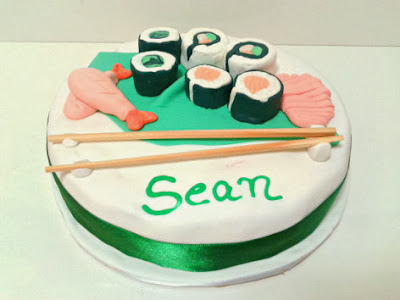 Brigadeiros e bolo de Sushi TELLASTELLA