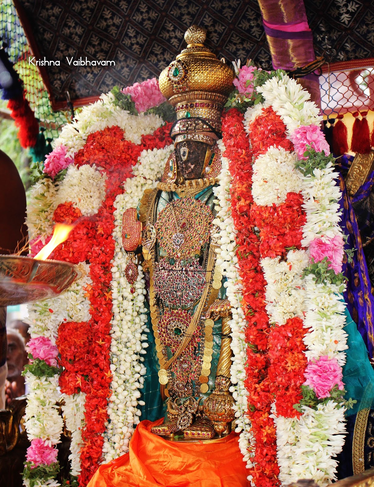 Krishna Vaibhavam: Day 09 Allum Pallaku - Mattaiyadi - Porvai kalaithal ...