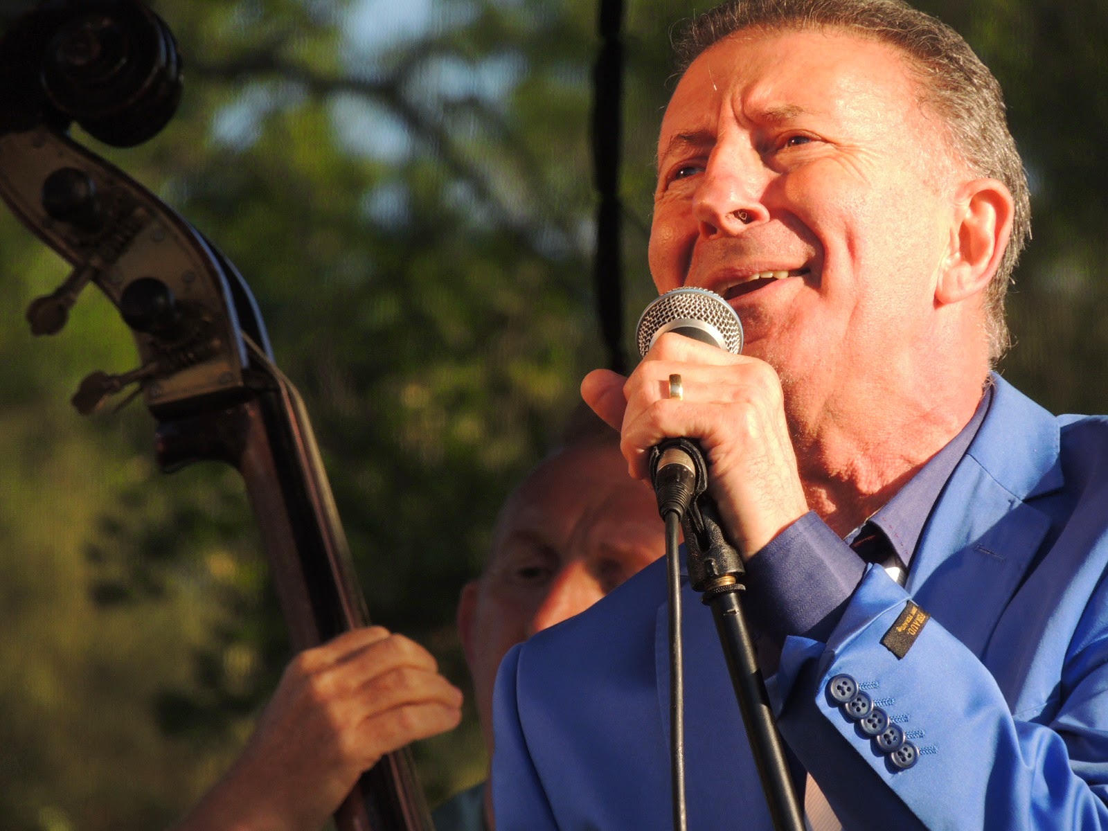 Laurie London's Instagram, Twitter & Facebook on IDCrawl