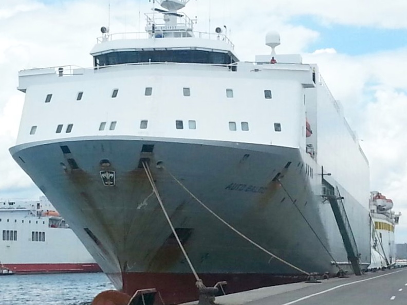 World Wide Ferries: El buque Ro-Ro "Auto Baltic", atracado en Algeciras