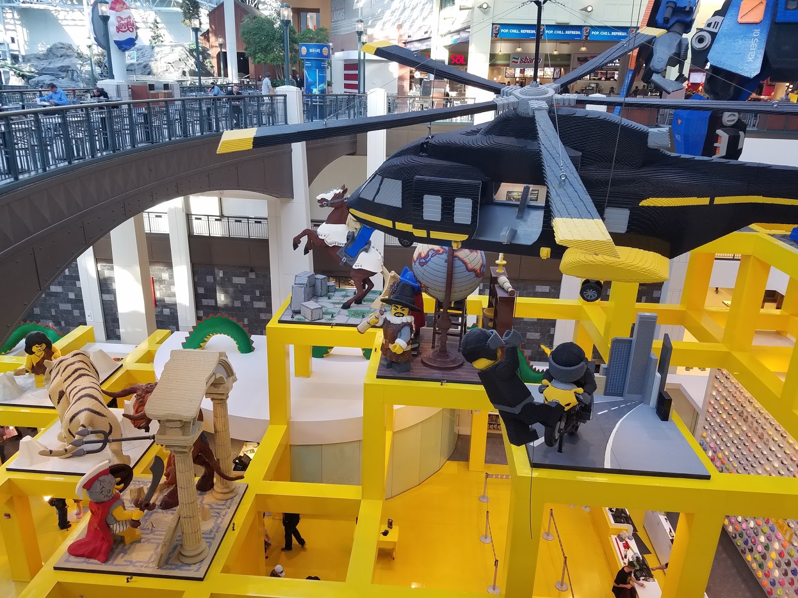 Thoughts On Blocks: Visit to Mall of America: Lego Store and Brickmania