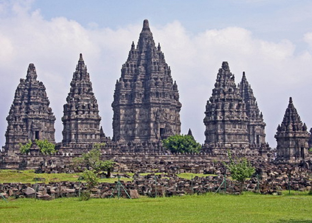 Prambanan Temple tour history ~ TRIP AREA