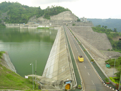 NATIONAL JOURNEY: Obyek wisata dan pemancingan di Waduk Cirata