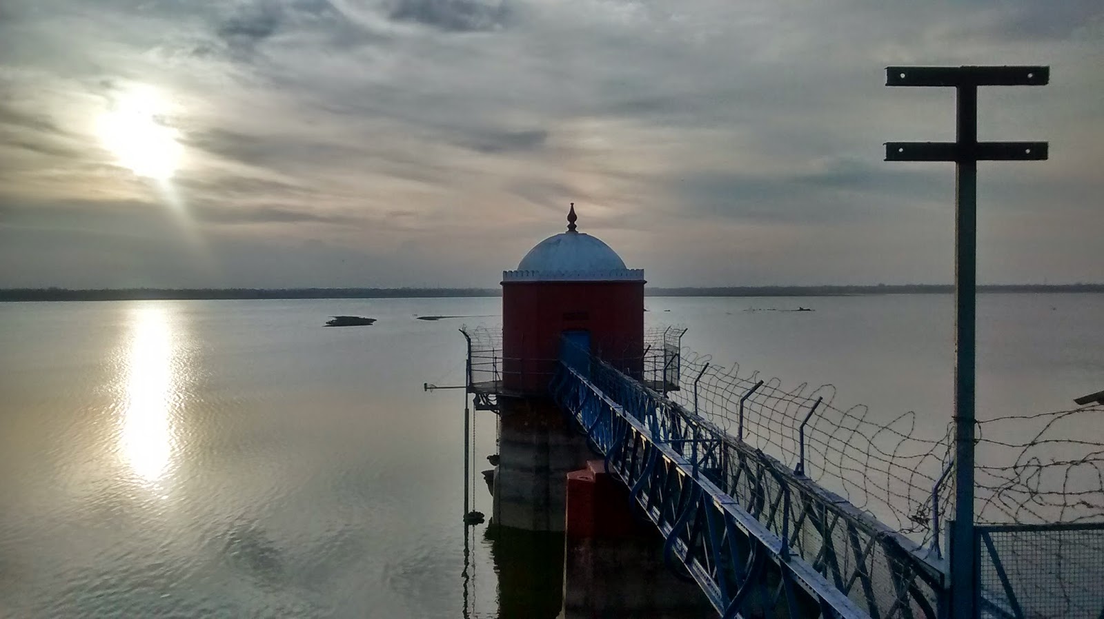 Puzhal Lake - Photographs of Puzhal Dam Chennai Red Hills, Tamil Nadu ...