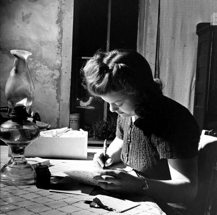 Instant Views [o.] To write a letter | Thomas Wilmer Dewing / Gabriël ...