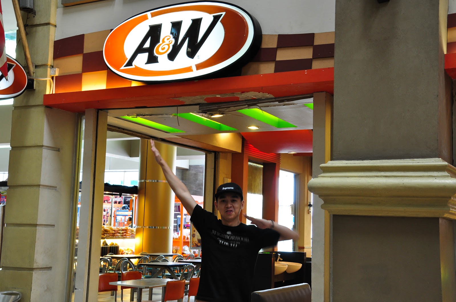 Aloha From Singapore!: 1 Hour younger in Batam!