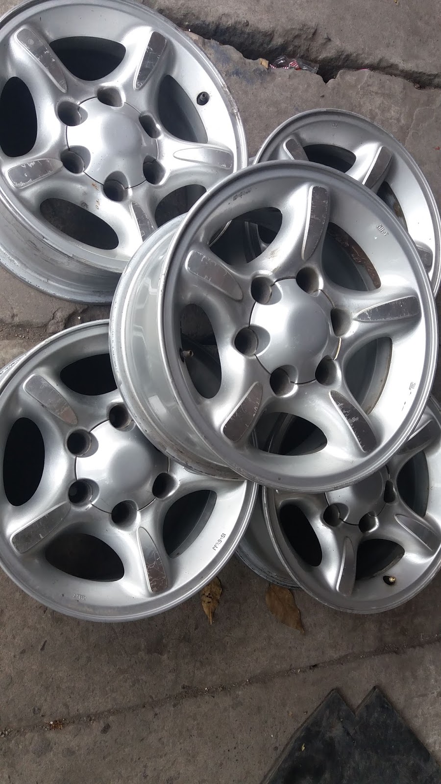 jual velg mobil surabaya: Velg oem Isuzu Panther Touring ring 15 pcd ...