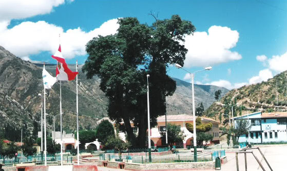 Lugares Turísticos de Aymaraes: Plaza de Armas de Chalhuanca