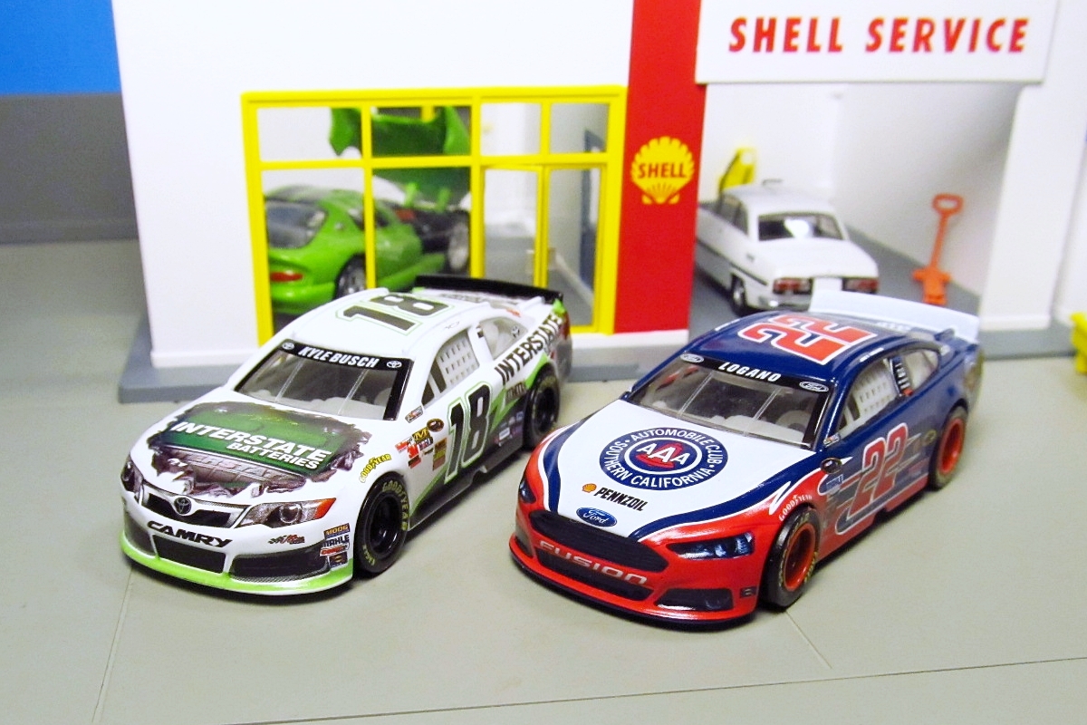 Spin Master NASCAR Authentics Memorable Moments Joey Logano Ford Fusion