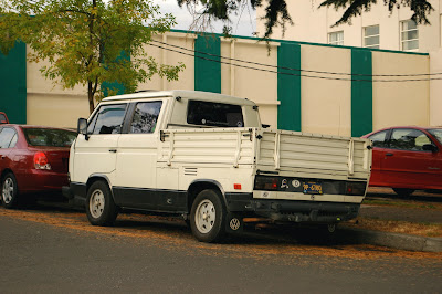 OLD PARKED CARS.: 1987 Volkswagen Transporter Double Cab.