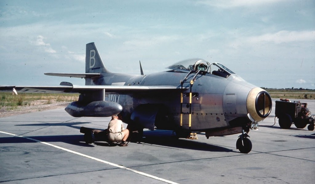 AVIÕES MILITARES: SAAB J 29 Tunnan
