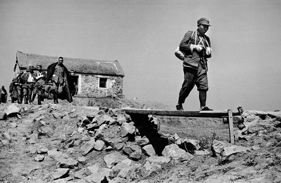 solitary dog sculptor: Photos - Fotos: Robert Capa - China 1938 - Sino ...