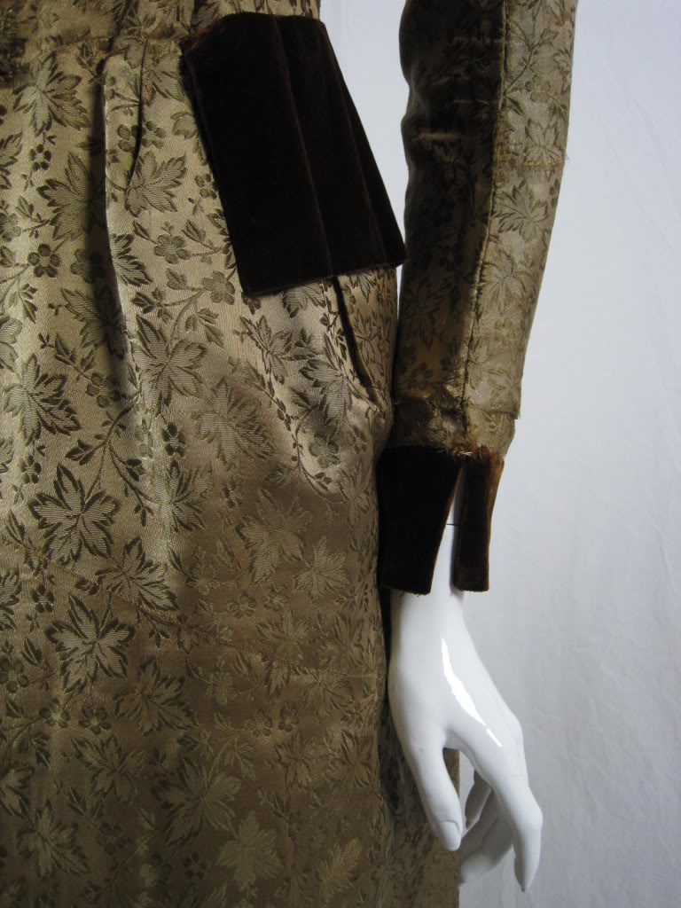 All The Pretty Dresses: Natural Form Era Dress