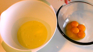 Farfuria vesela: Tort cu blat cu nuca si crema cu cafea