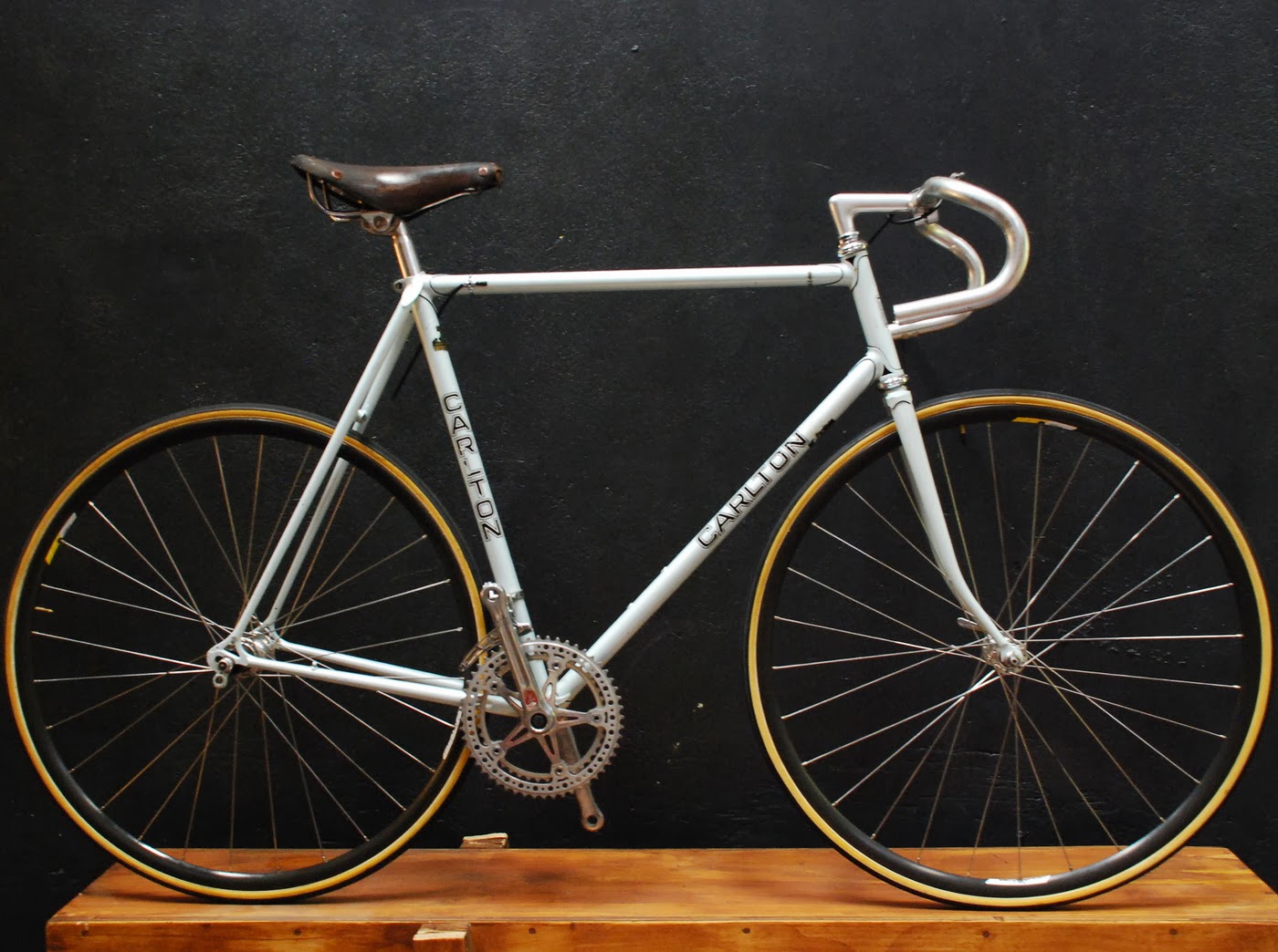 THE FLYING WHEEL: IN DEFENSE OF CARLTON AND POMMY PRO BIKES IN GENERAL.