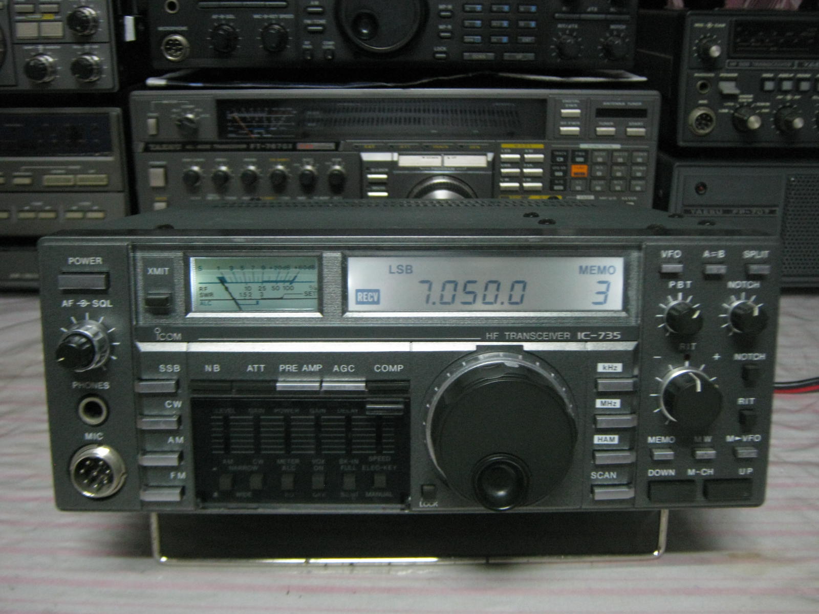 MEDAN RADIO: Icom IC-735