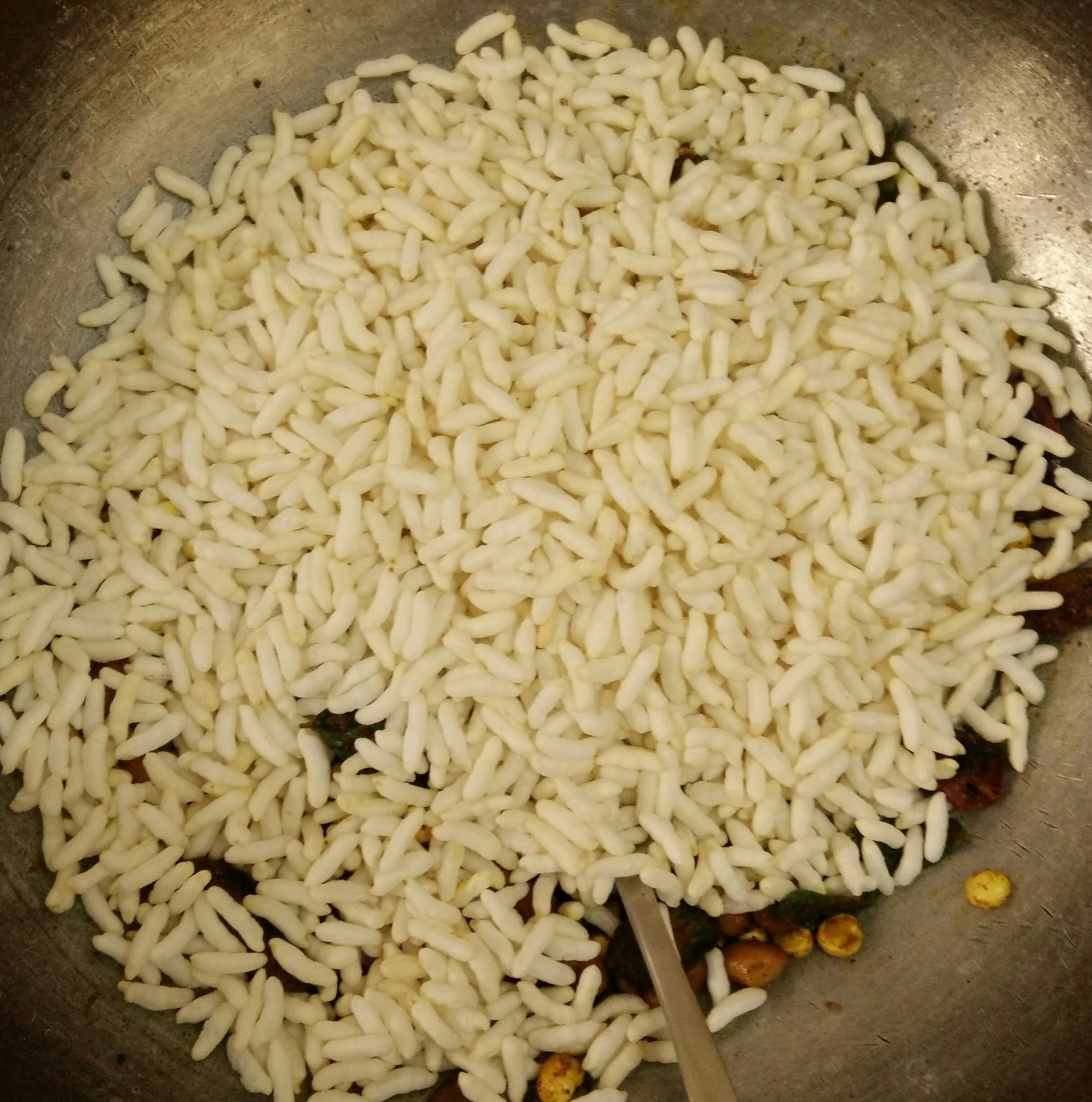 Welcome to Prameela's Kitchen: Spicy Seasoned Puffed Rice / Khara Kadle ...