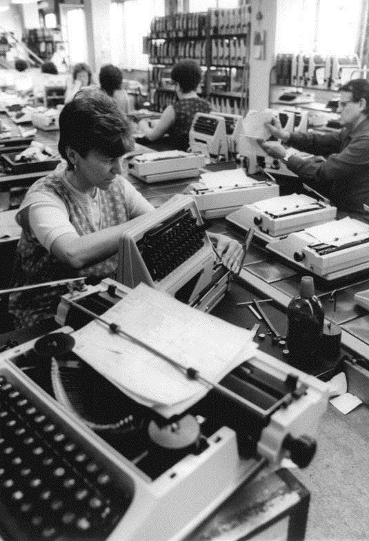 oz.Typewriter: Unsullying the Robotron Reputation: Optima (Erika) Model ...