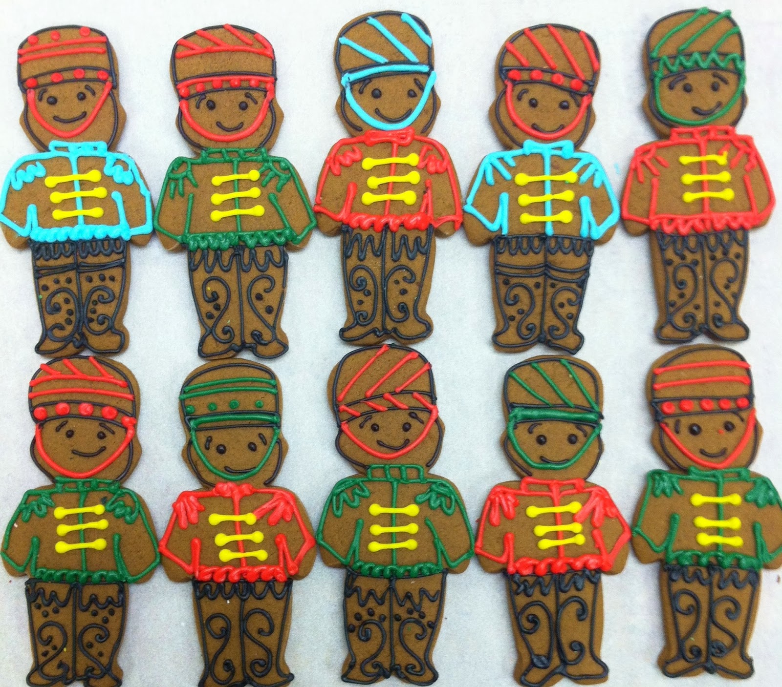 Lola Pearl Bake Shoppe: Cute Alert: Gingerbread Toy Soldier Cookies