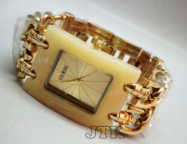 JAM TANGAN GUESS GADING PETAK STAINLESS GOLD Rp 230.000
