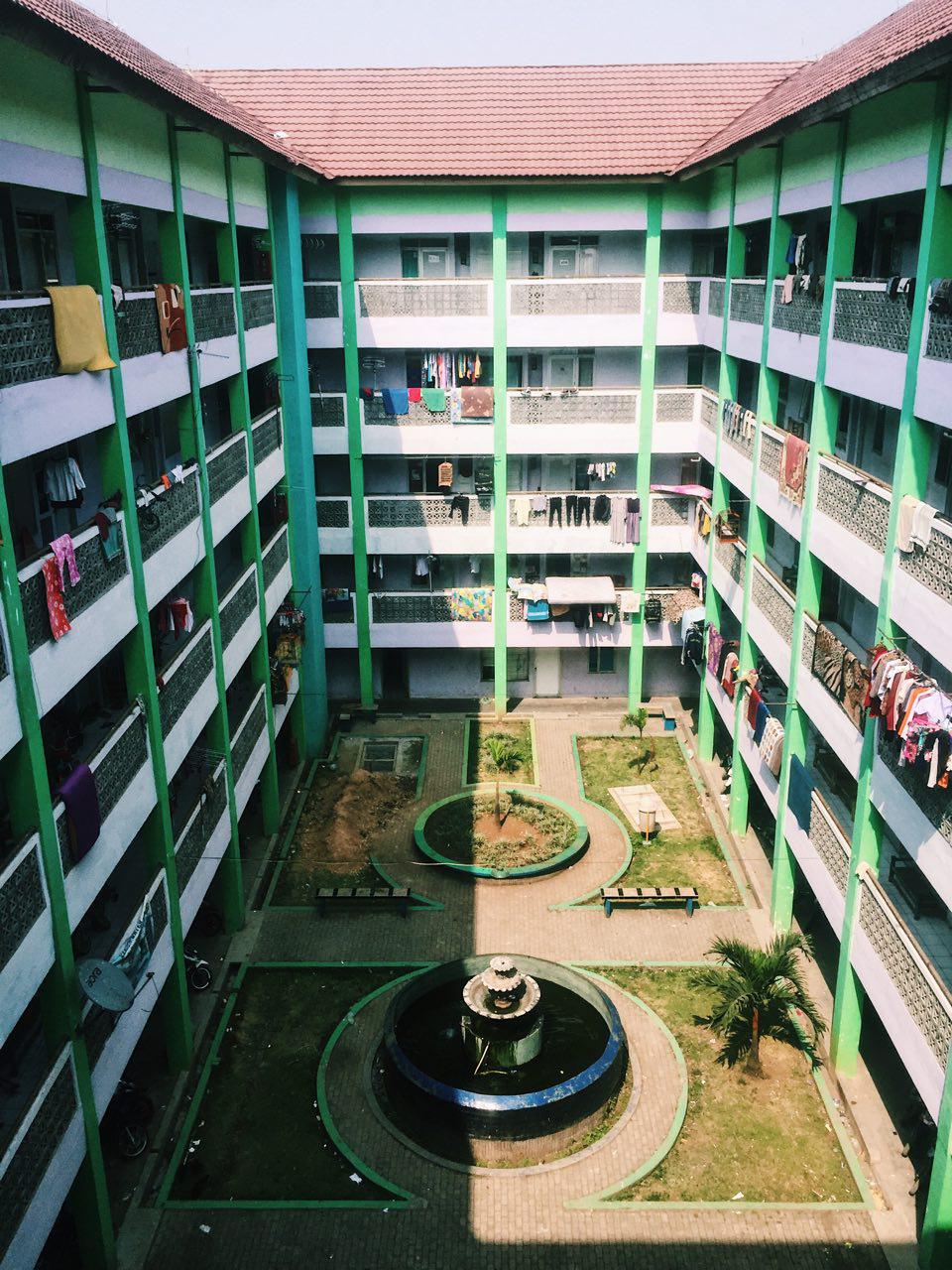 Karina Oktriastra: Selamat Datang di Rusunawa Cingised #selasarimaji