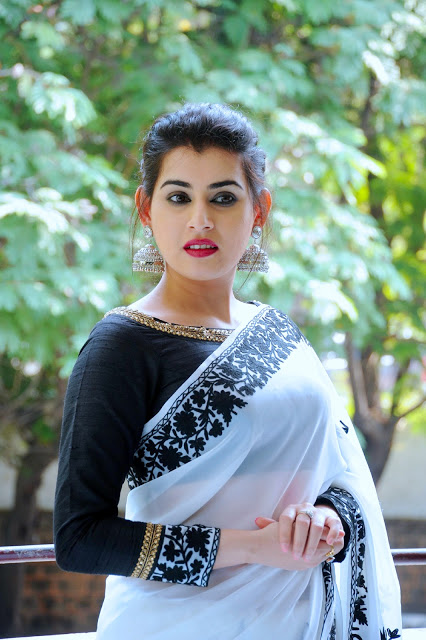 Archana Shastry Cute Photos in White Saree and Black Blouse - Media ...