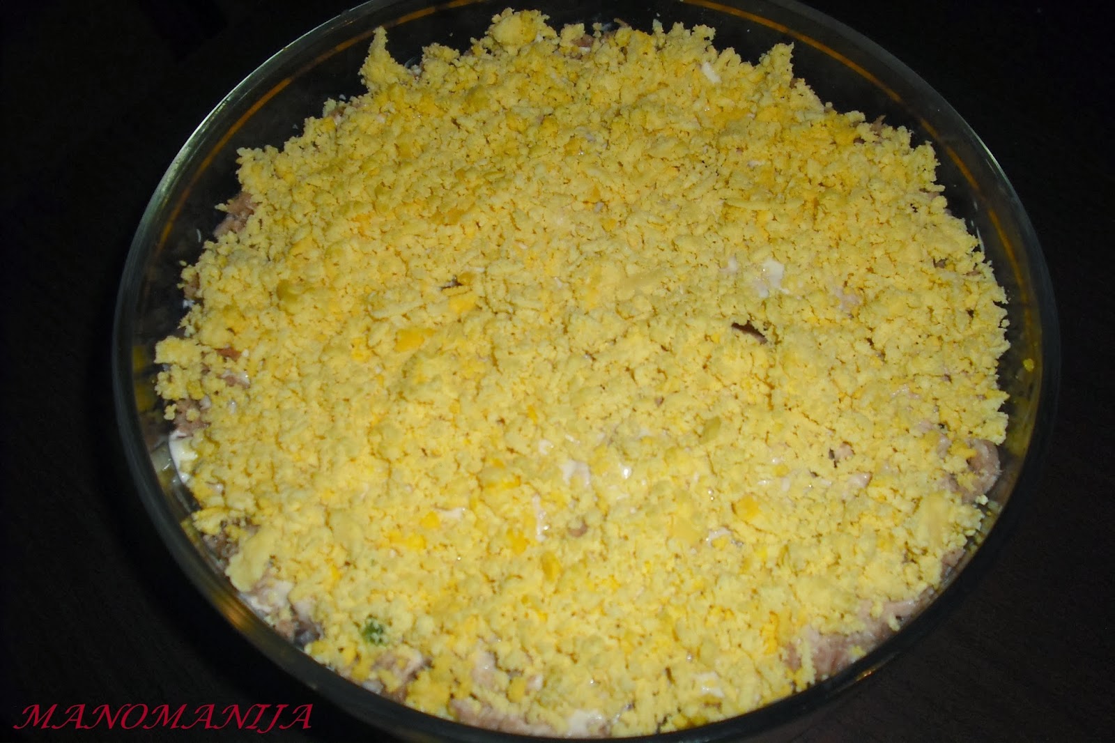 MANOMANIJA: Sluoksniuota mišrainė su tunu