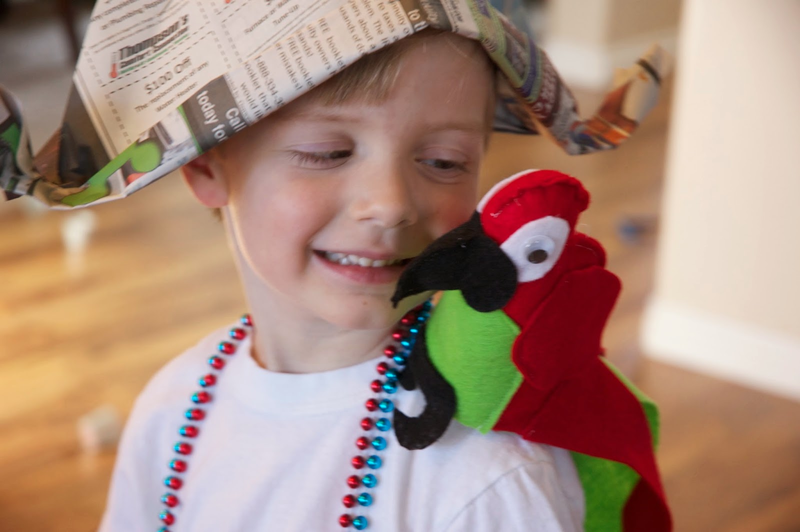 restlessrisa: Shoulder Parrot Pattern