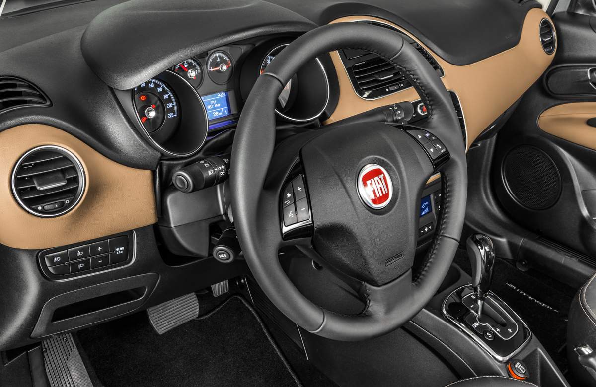 Novo Fiat Linea 2015: fotos, preços e itens de série