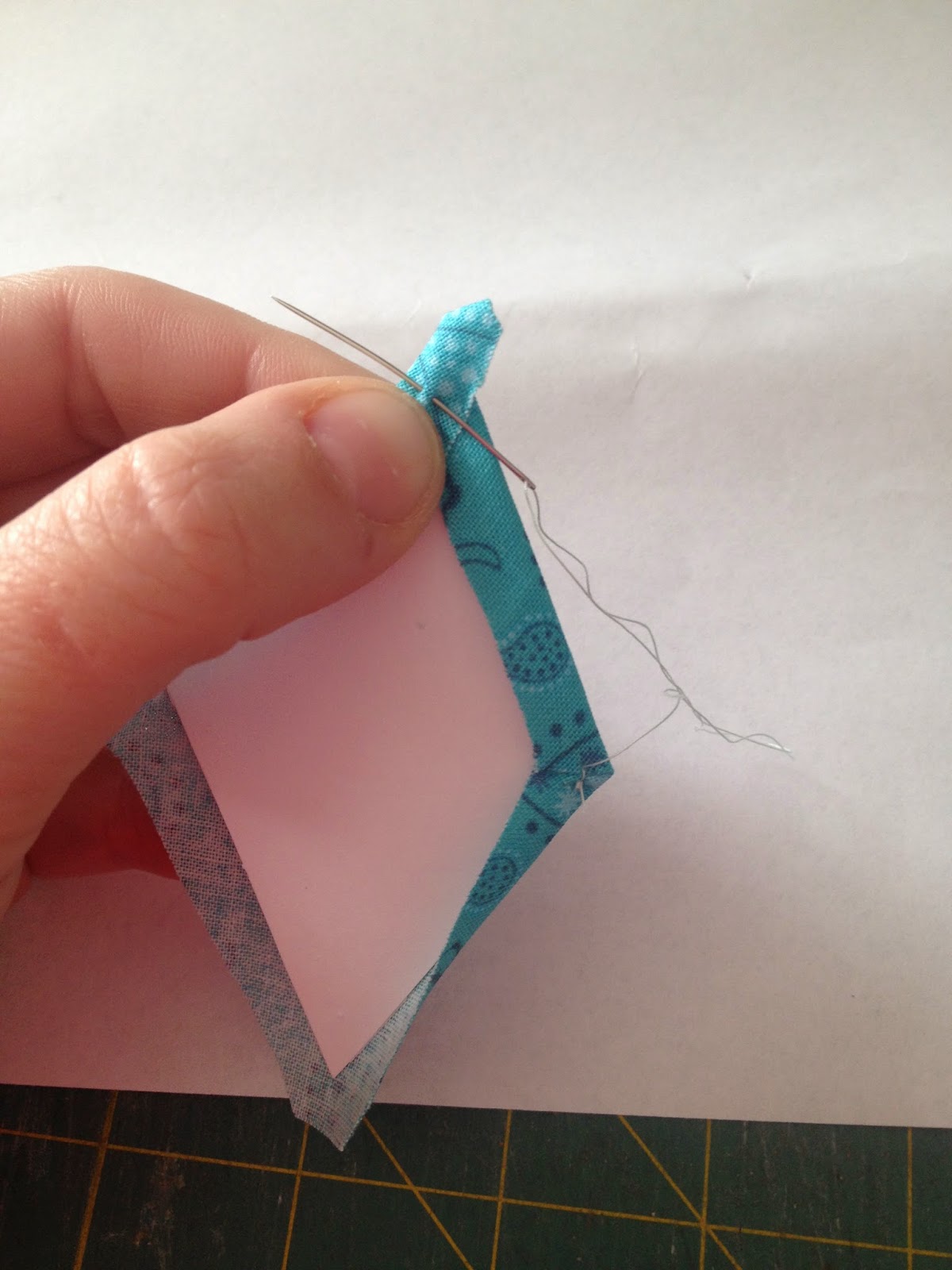 THE QUILT BARN: Vintage Quilt Tutorial: Paper Pieced Star