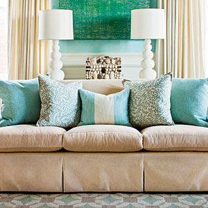 25 Ideas for Decorating with Pillows - The Cottage Market