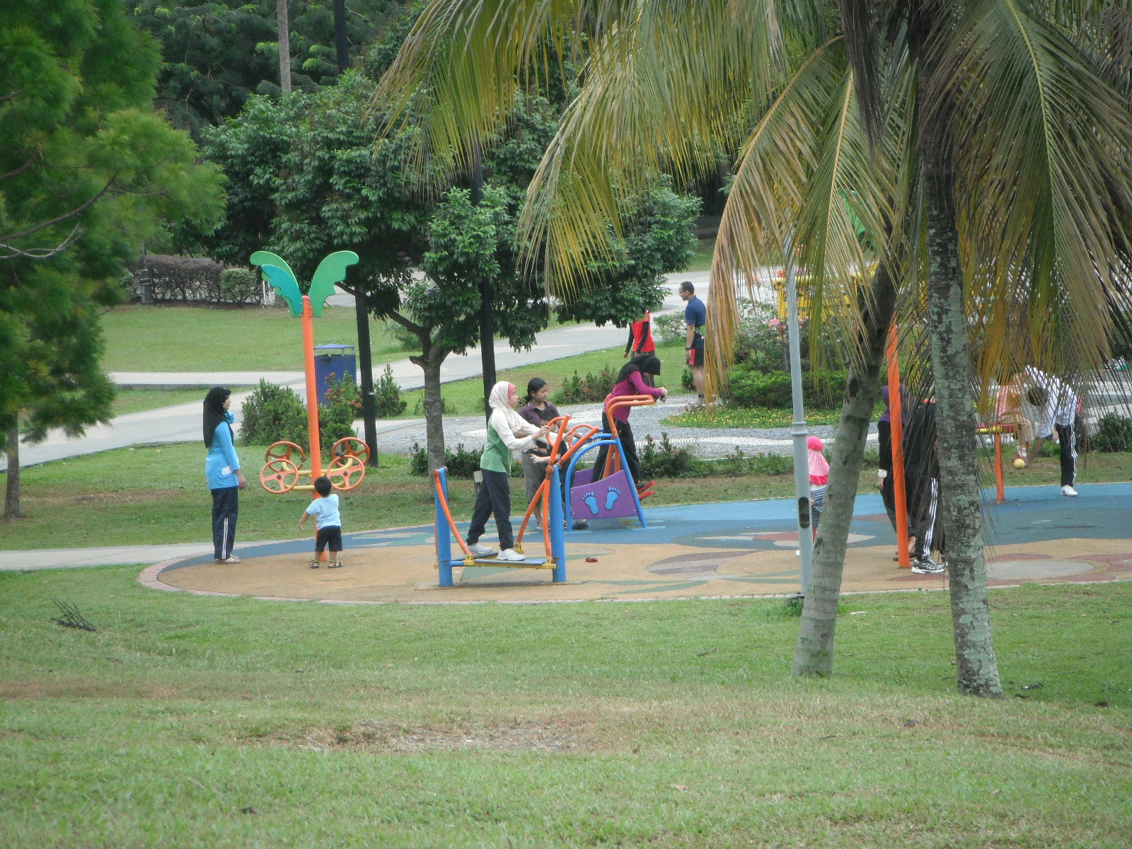 Norliza Othman's Blog - Life is Beautiful: Beriadah di Taman ...