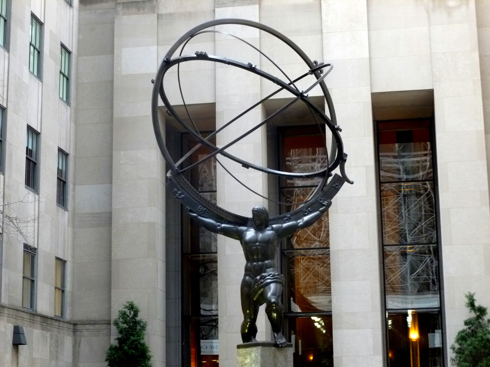 Photo-ops: Art Deco: Atlas Statue - Rockefeller Center, New York, NY