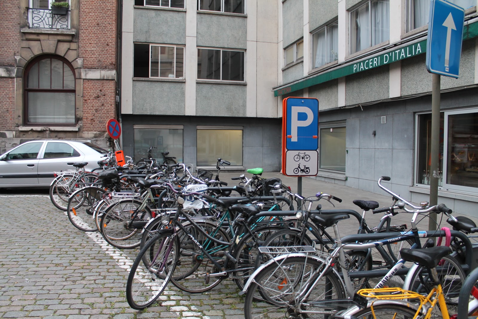 Eindeloze Omwentelingen: Fietsparkeren