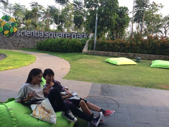 Scientia Square Park Tangerang - Taman Asyik di Gading Serpong ...