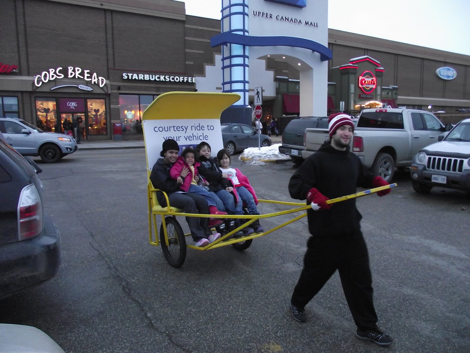 Rickshaw Runners of Toronto Media: Christmas Time at Rickshaw World